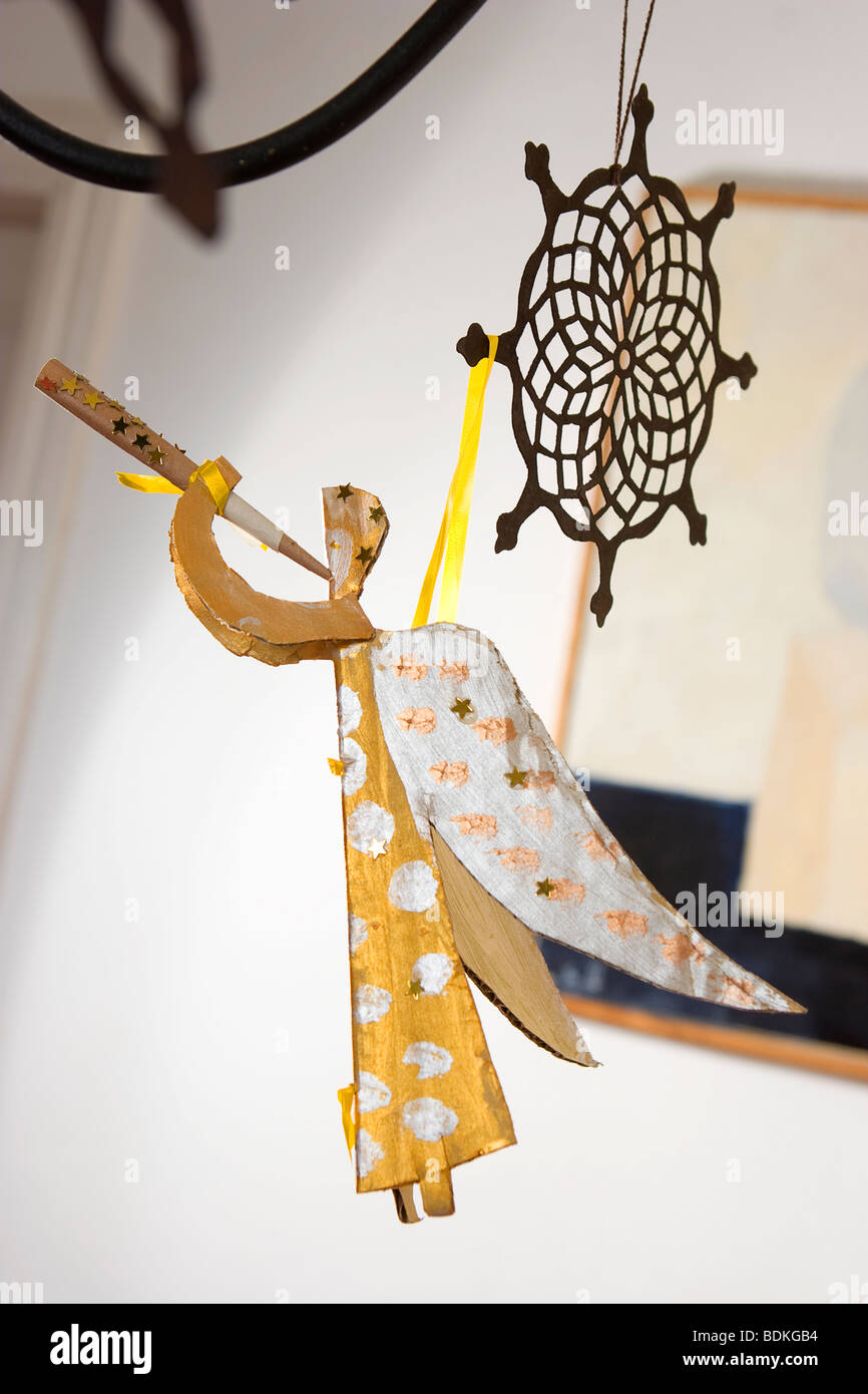 Paper angel hi-res stock photography and images - Alamy