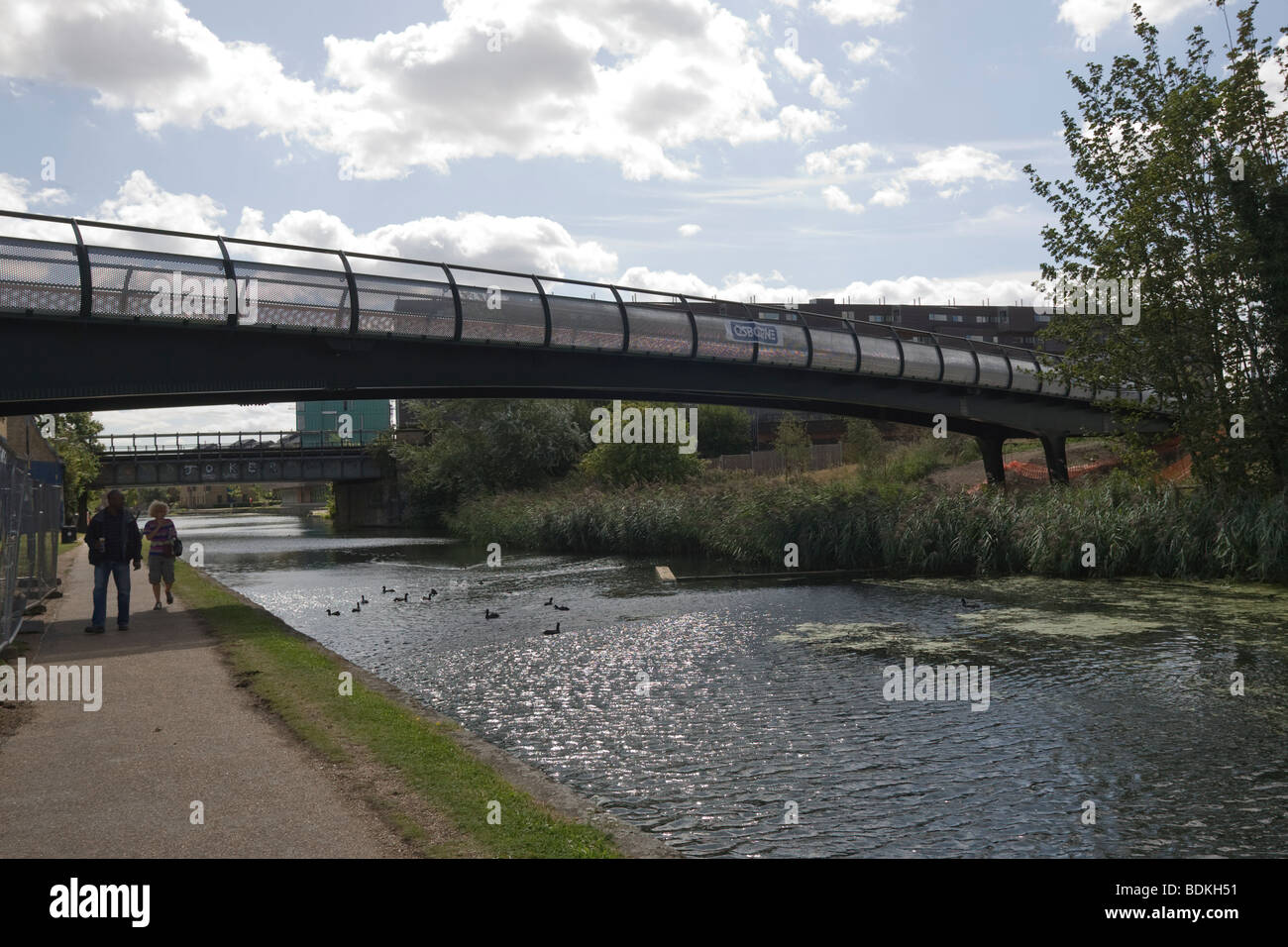 Green bridge over mile end hi-res stock photography and images - Alamy