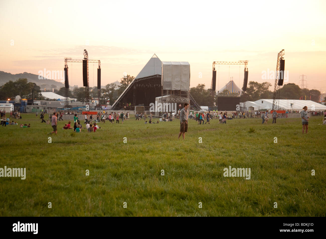 Sunset over the Pyramid stage at the Glastonbury Festival 2009 Stock ...