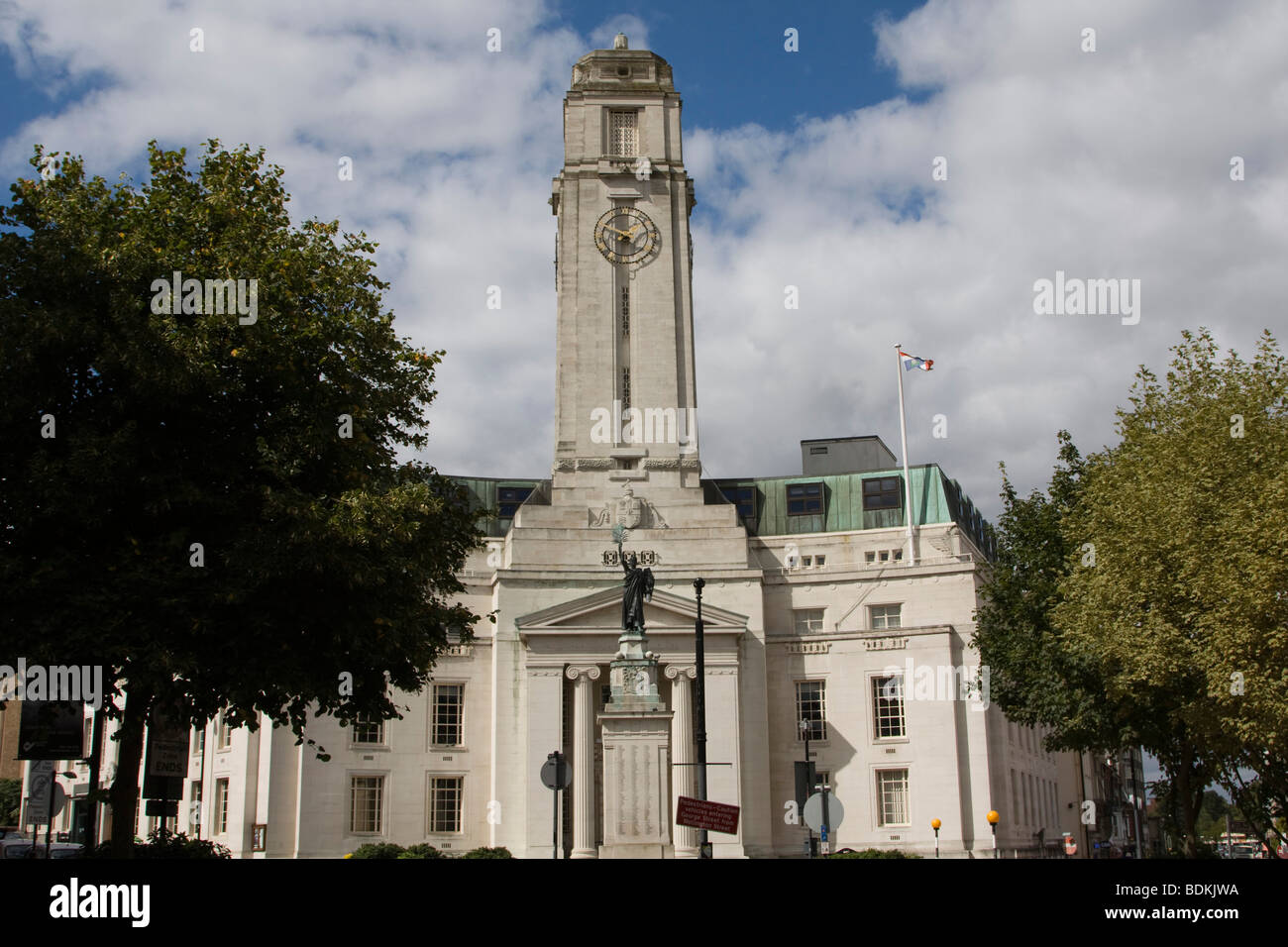 Luton town centre high street hi-res stock photography and images - Alamy
