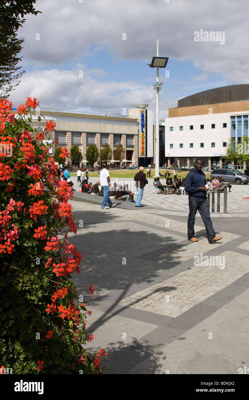 Luton town centre high street hi-res stock photography and images - Alamy