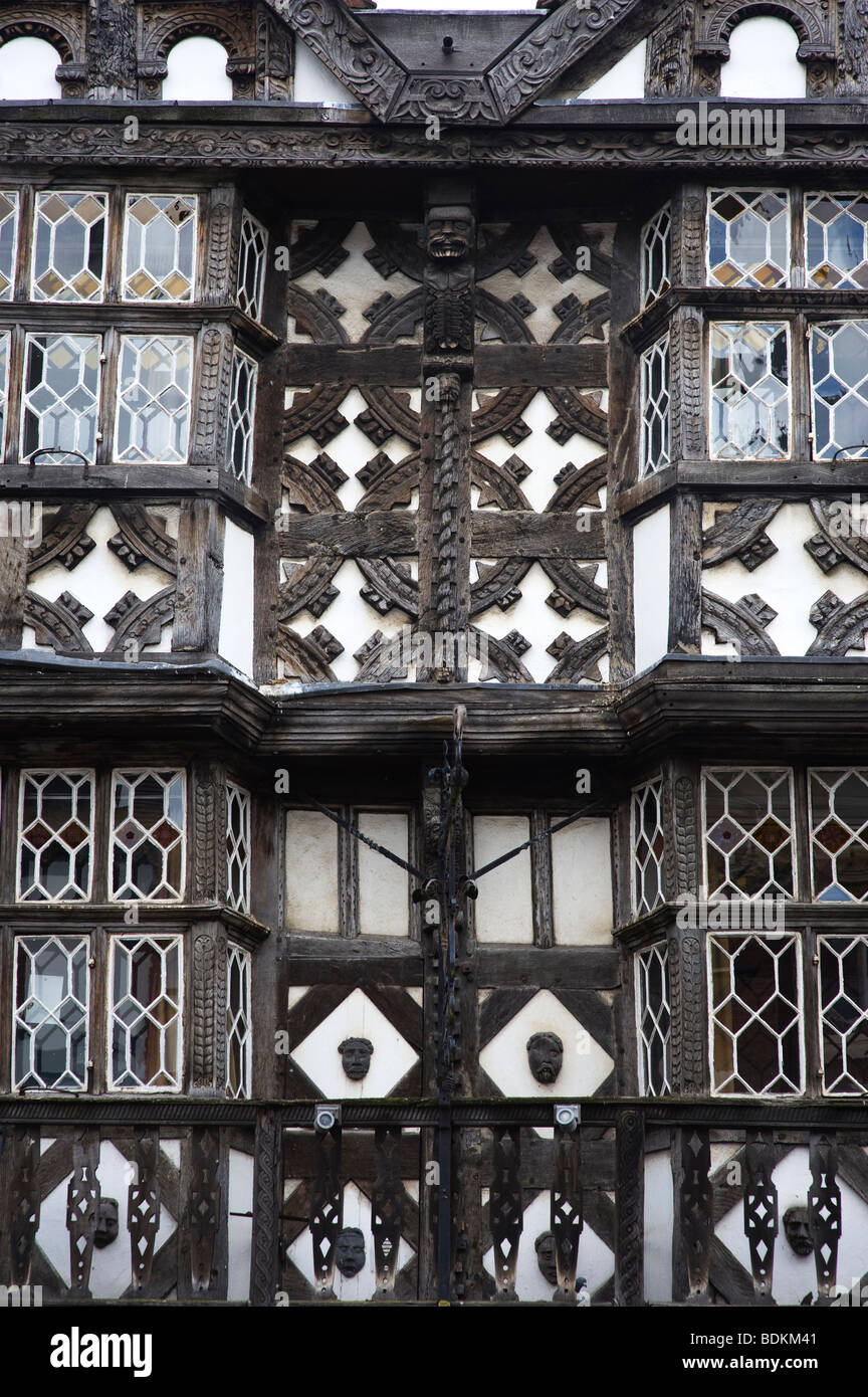 Timber framed building 17th century hi-res stock photography and images ...