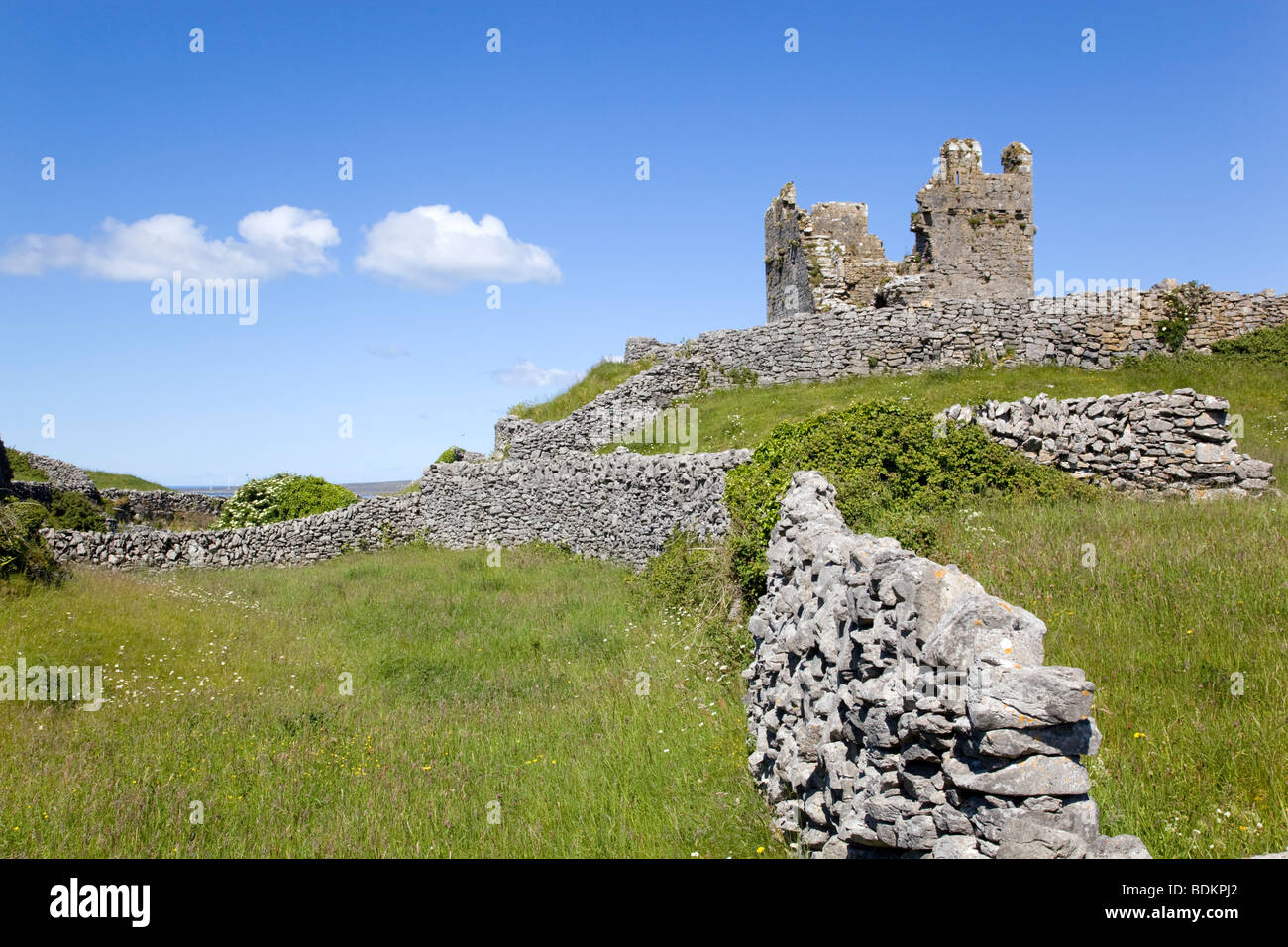 o'brien castle; inisheer; aran; ireland Stock Photo - Alamy