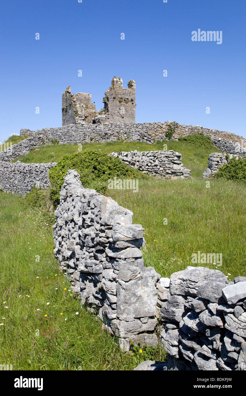 o'brien castle; inisheer; aran; ireland Stock Photo - Alamy