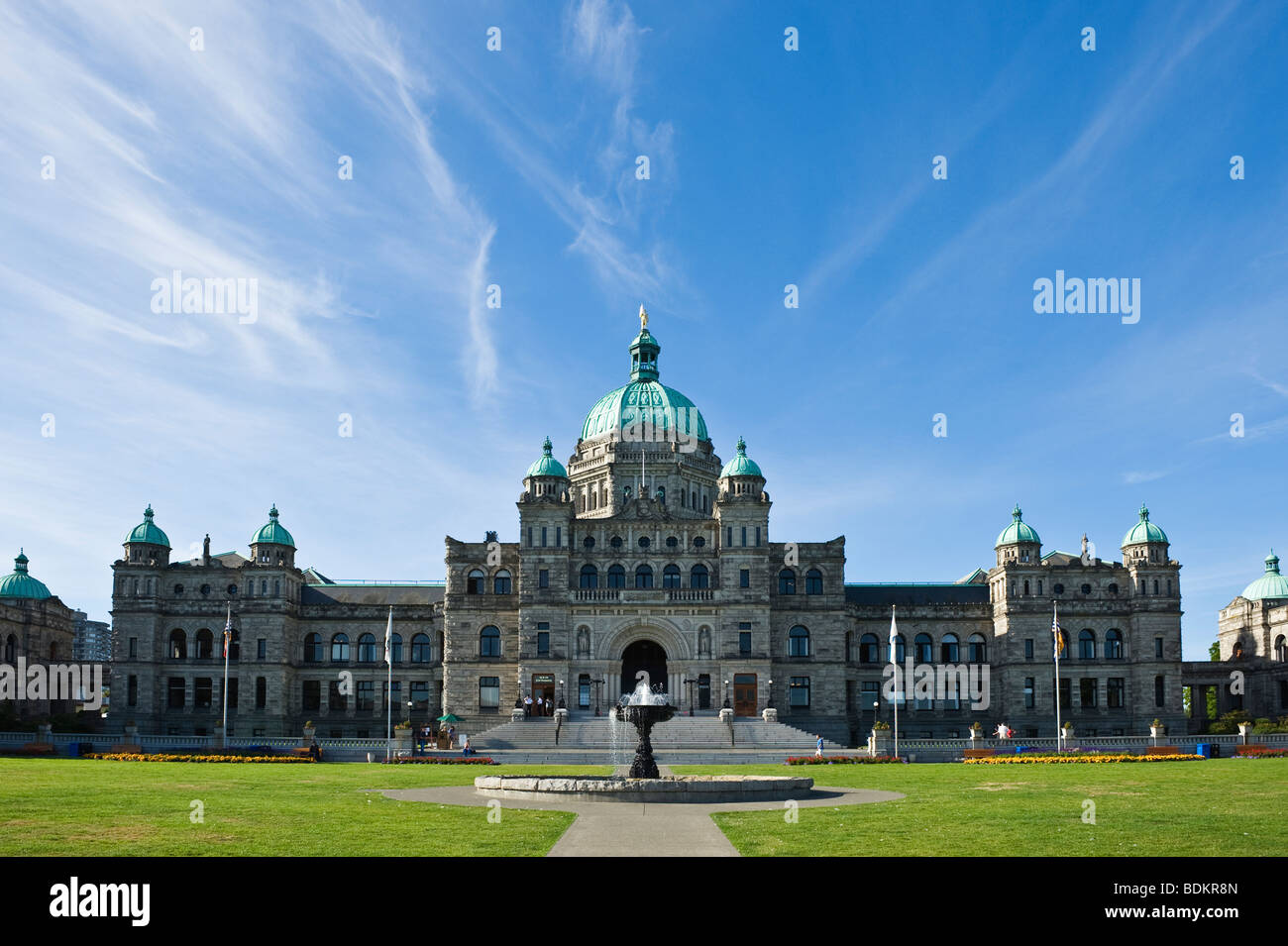 Vancouver island victoria parliment hi-res stock photography and images ...
