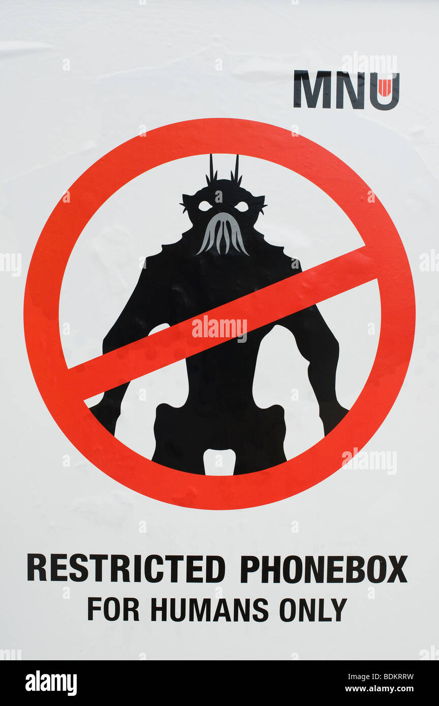 District nine 2009 movie hi-res stock photography and images - Alamy