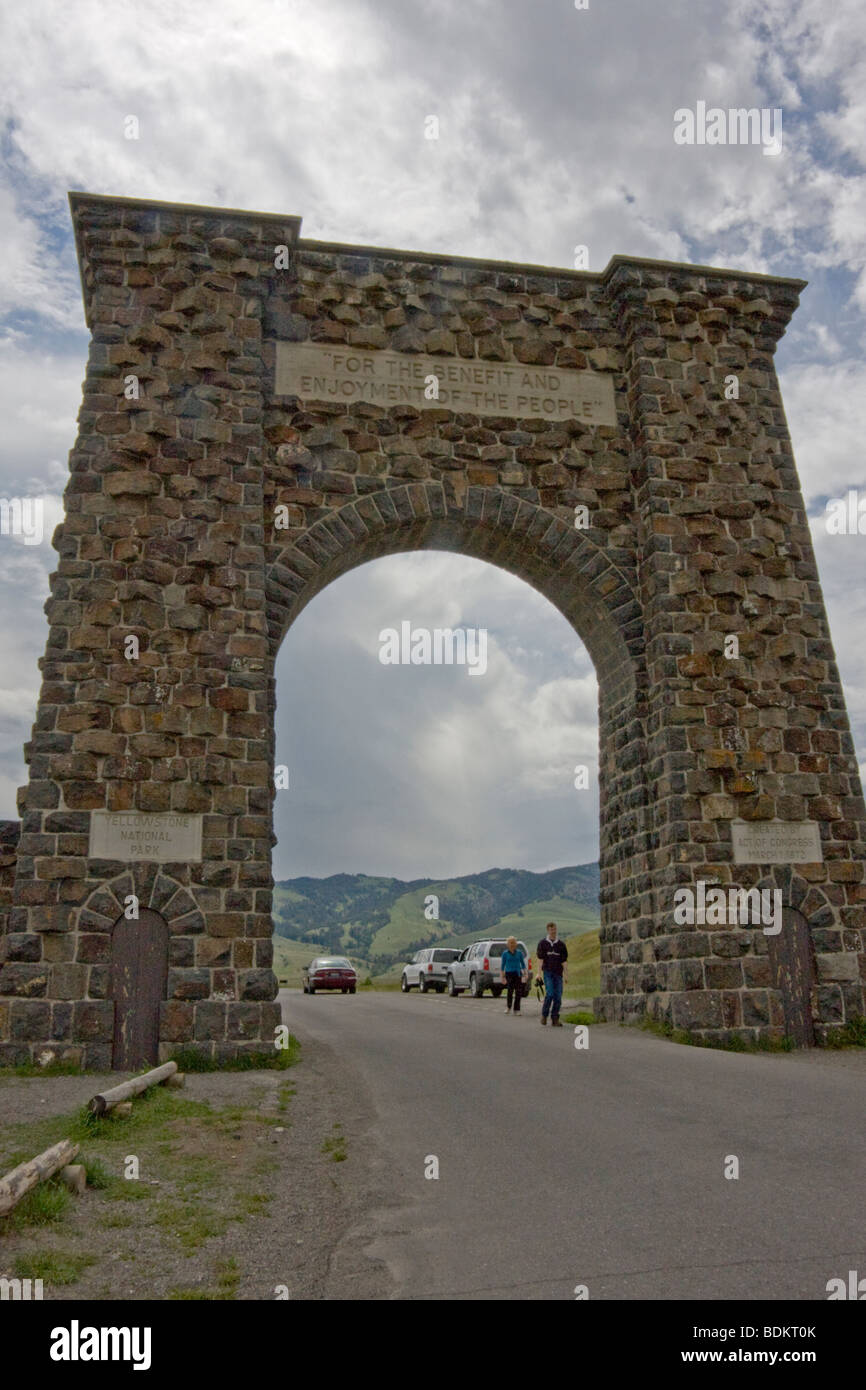 Historic arch at the entrance to Yellowstone National Park, Gardiner ...