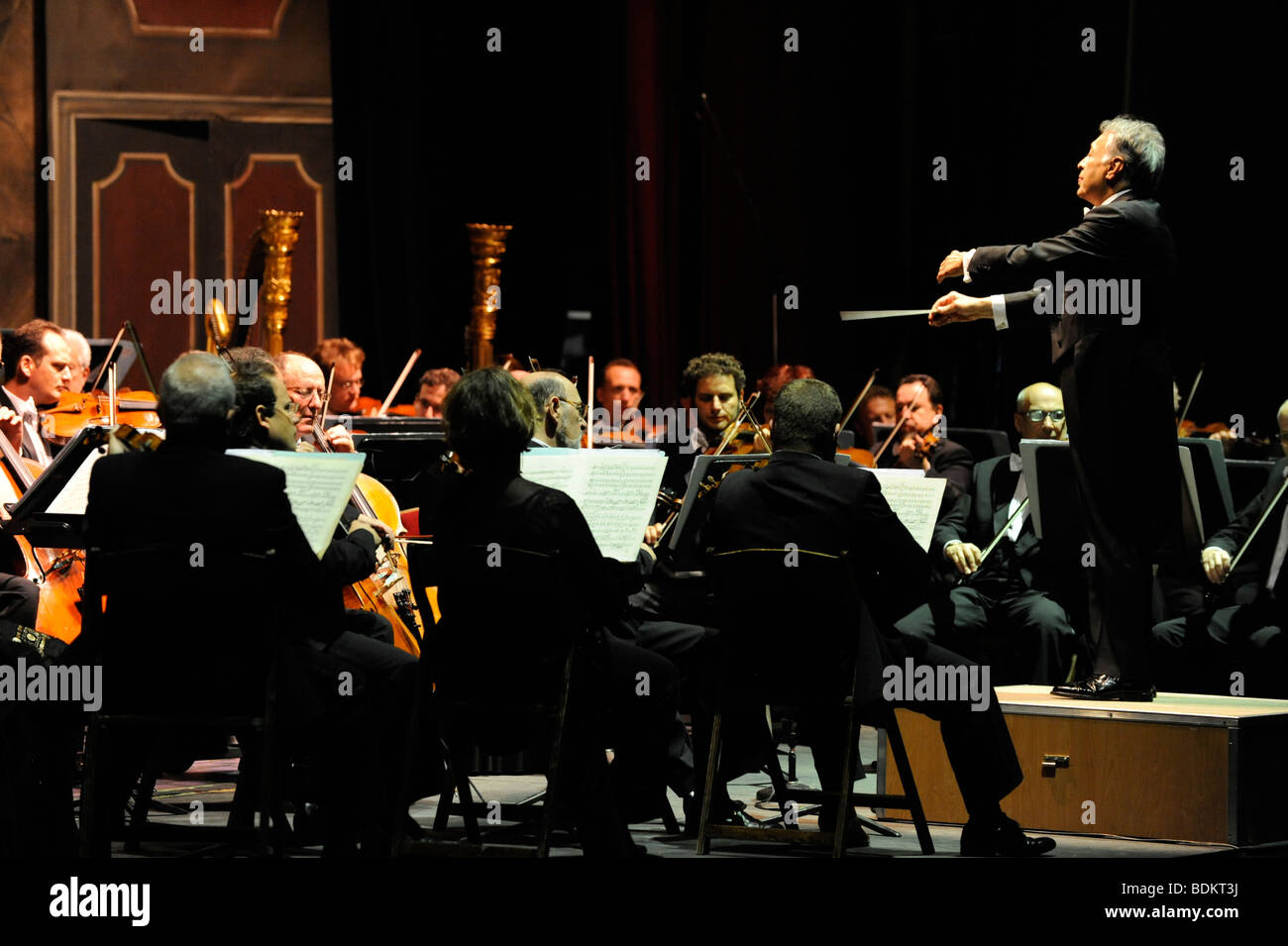 Zubin Mehta Conducting Israel Philharmonic Orchestra Stock Photo - Alamy
