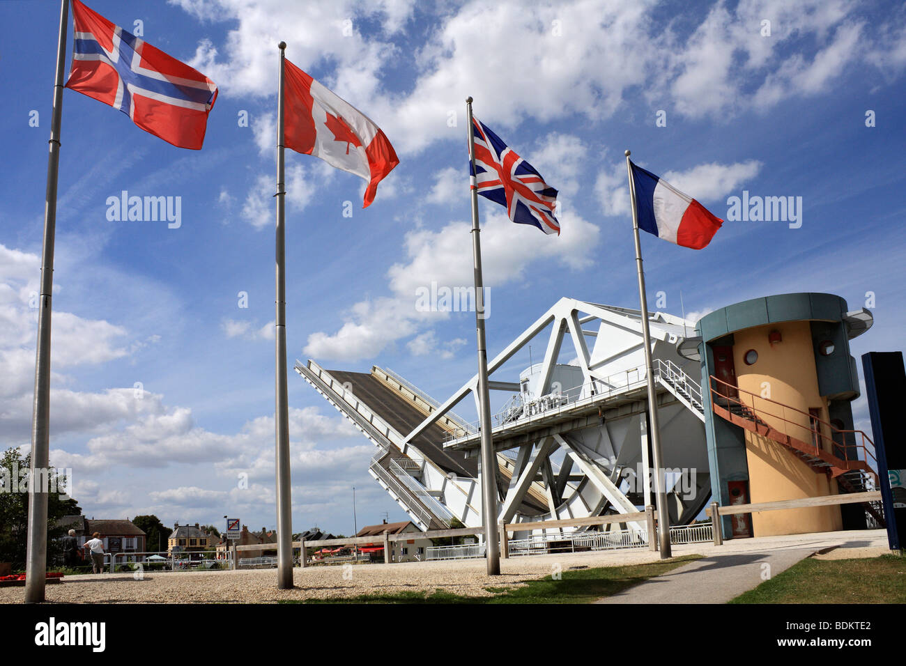 Horsa bridge hi-res stock photography and images - Alamy