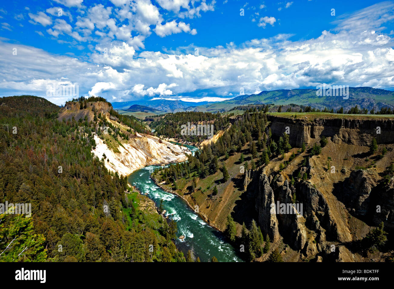 Yellowstone river valley Stock Photo - Alamy