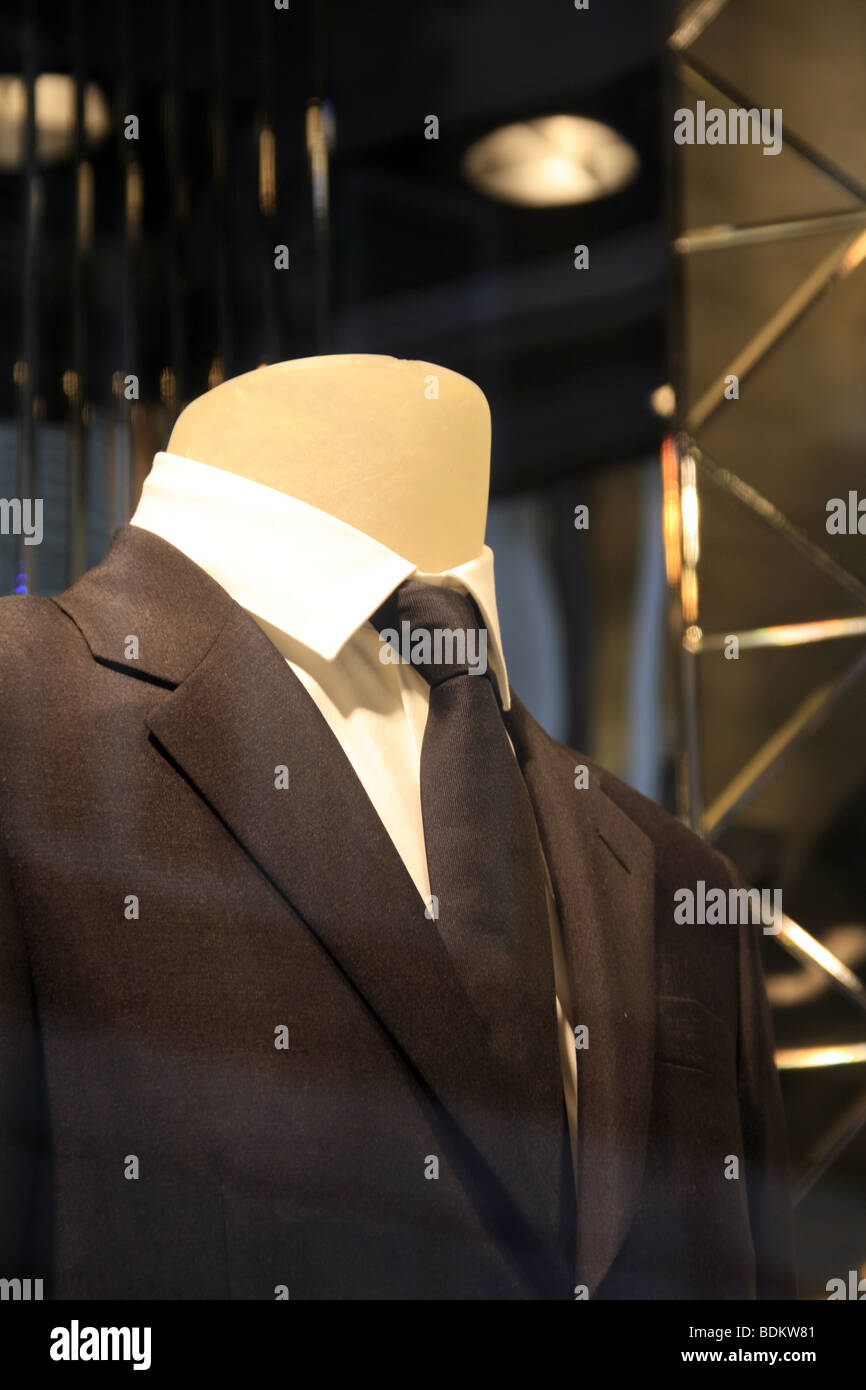 man's suit shirt and tie in shop window on via condotti street, rome ...