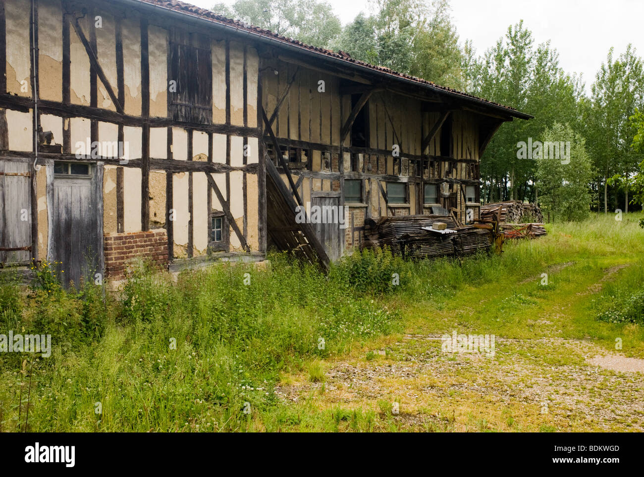 Farm yard building tradition hi-res stock photography and images - Alamy