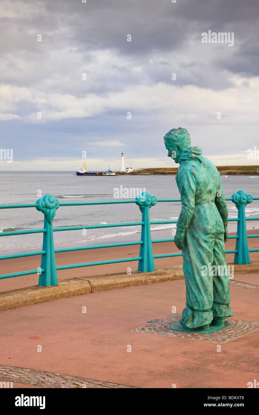 Montrose seafront hi-res stock photography and images - Alamy