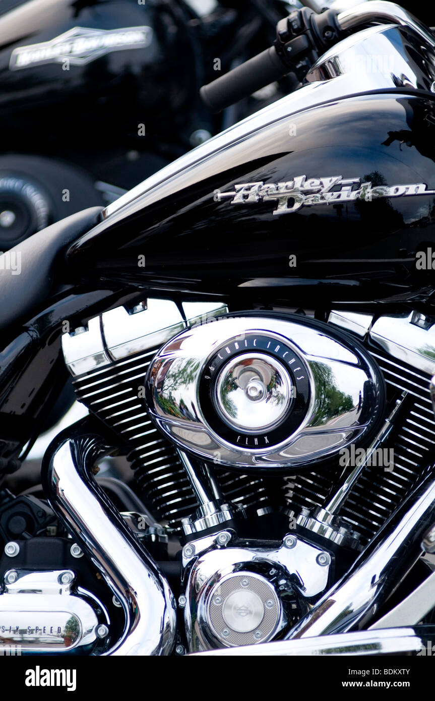 Side view of harley davidson motorcycle hi-res stock photography and ...