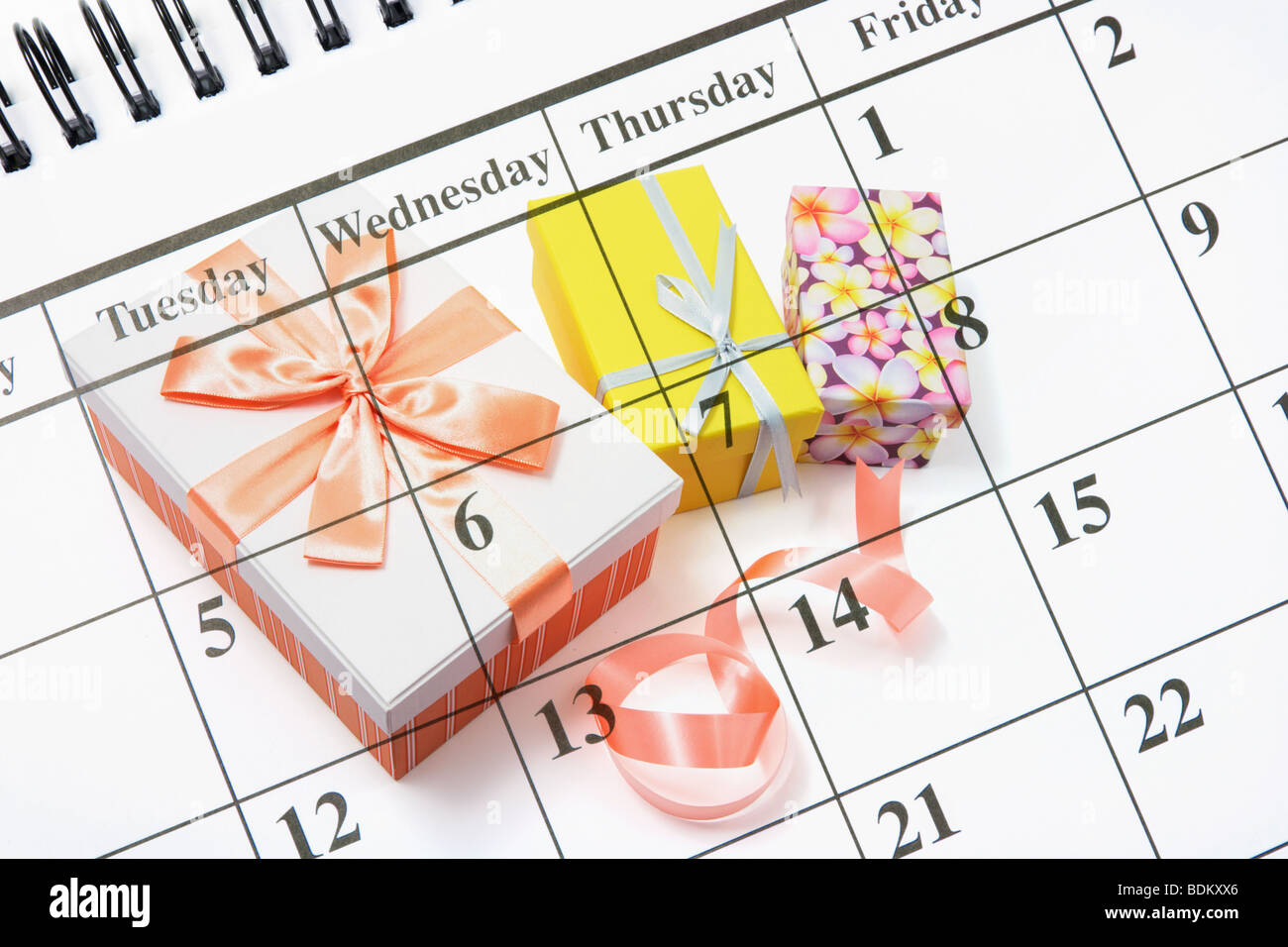 Boxes of dates hi-res stock photography and images - Alamy