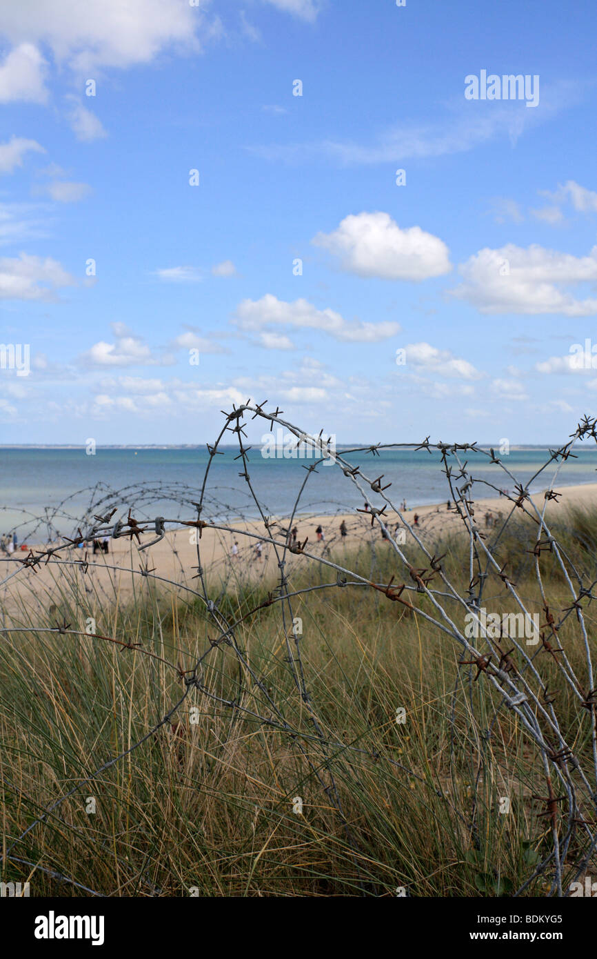 Barbed wire beach france hi-res stock photography and images - Alamy