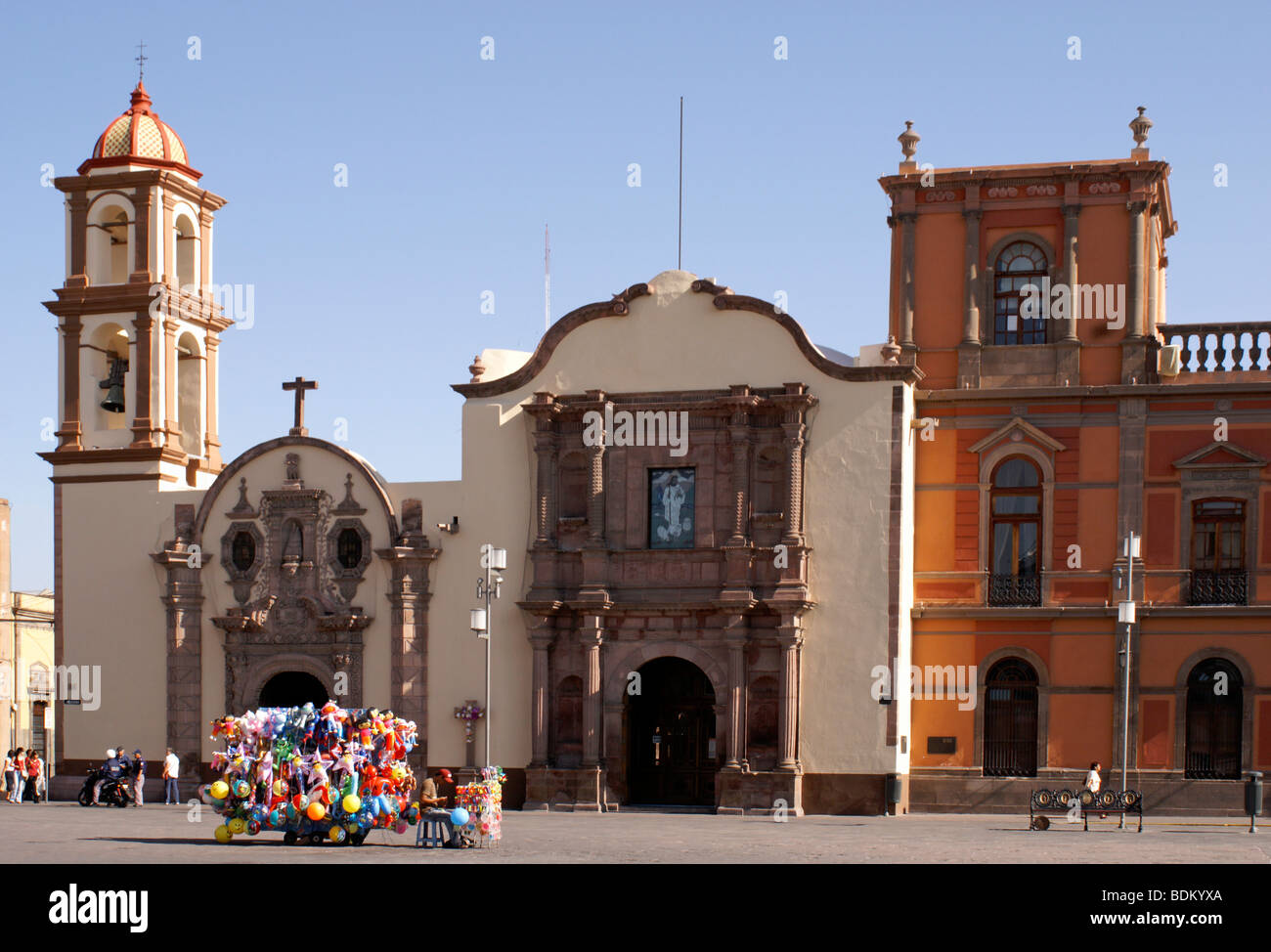 Plaza loreto mexico city hi-res stock photography and images - Alamy