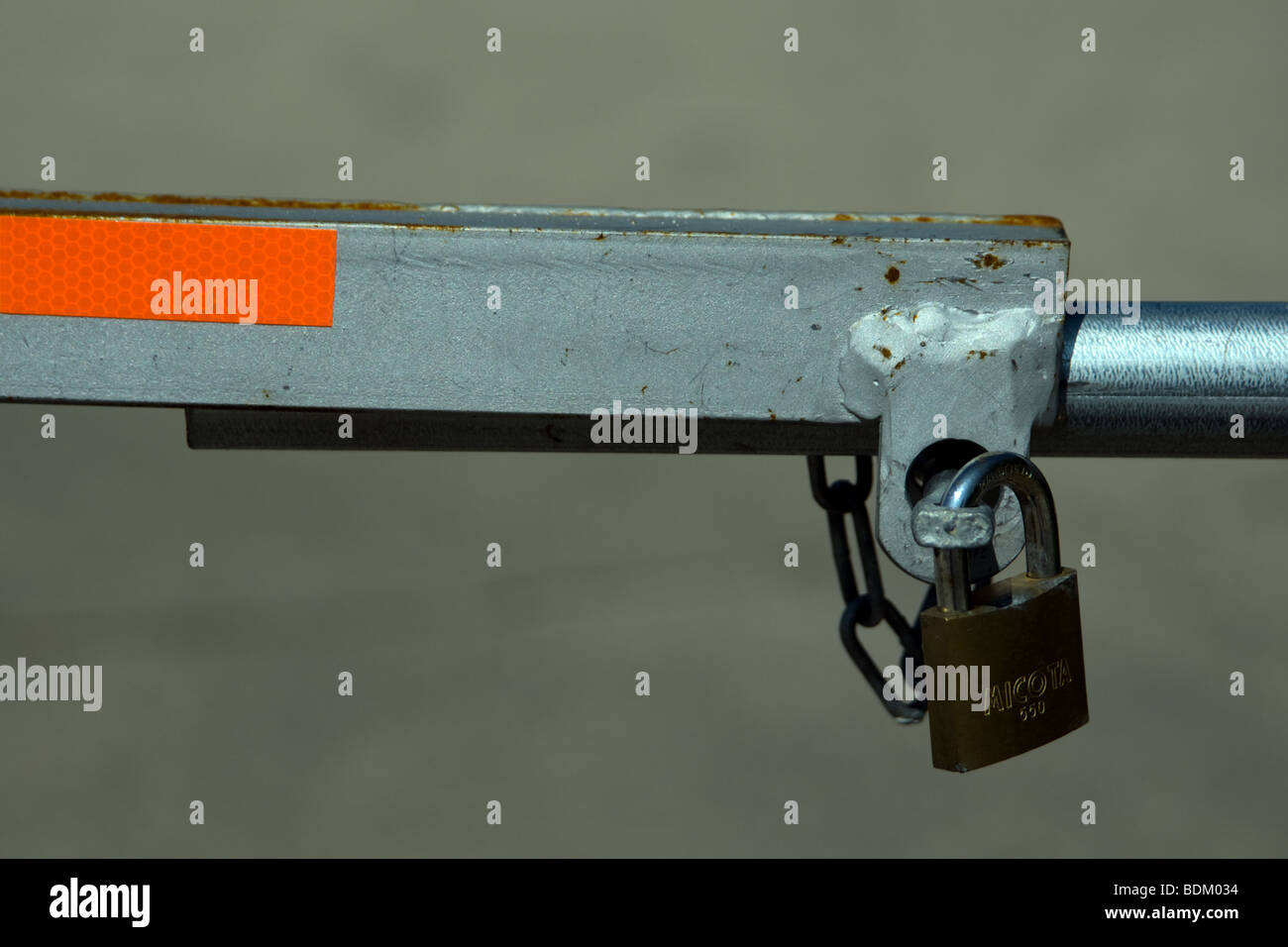 Locked up gate hi-res stock photography and images - Alamy