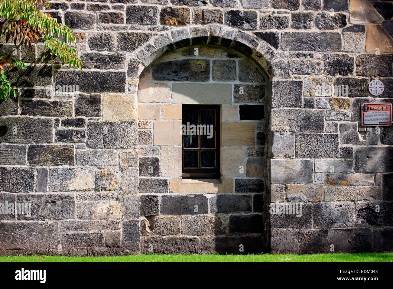 Window with arch hi-res stock photography and images - Alamy