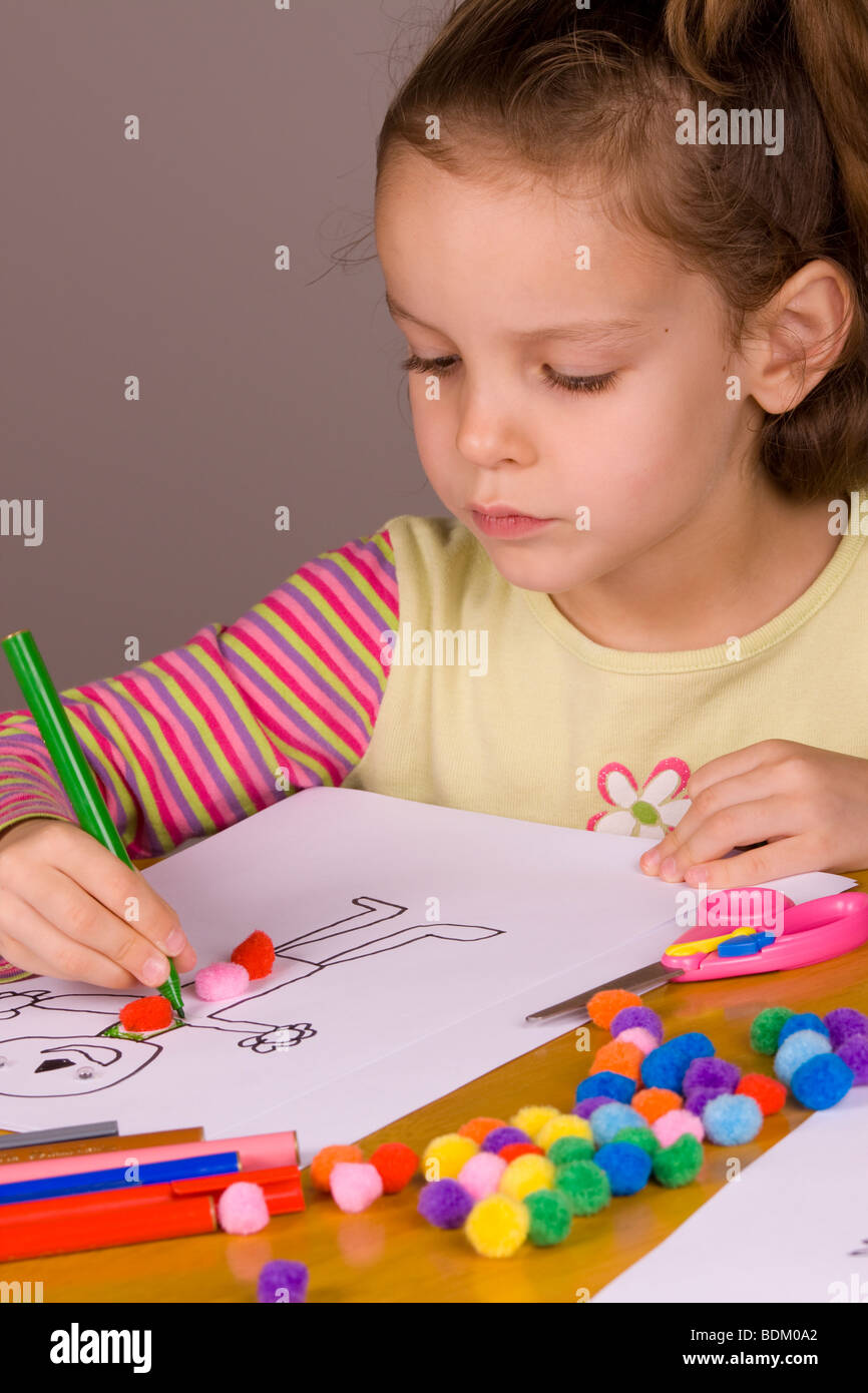 Girl Drawing a picture Stock Photo - Alamy