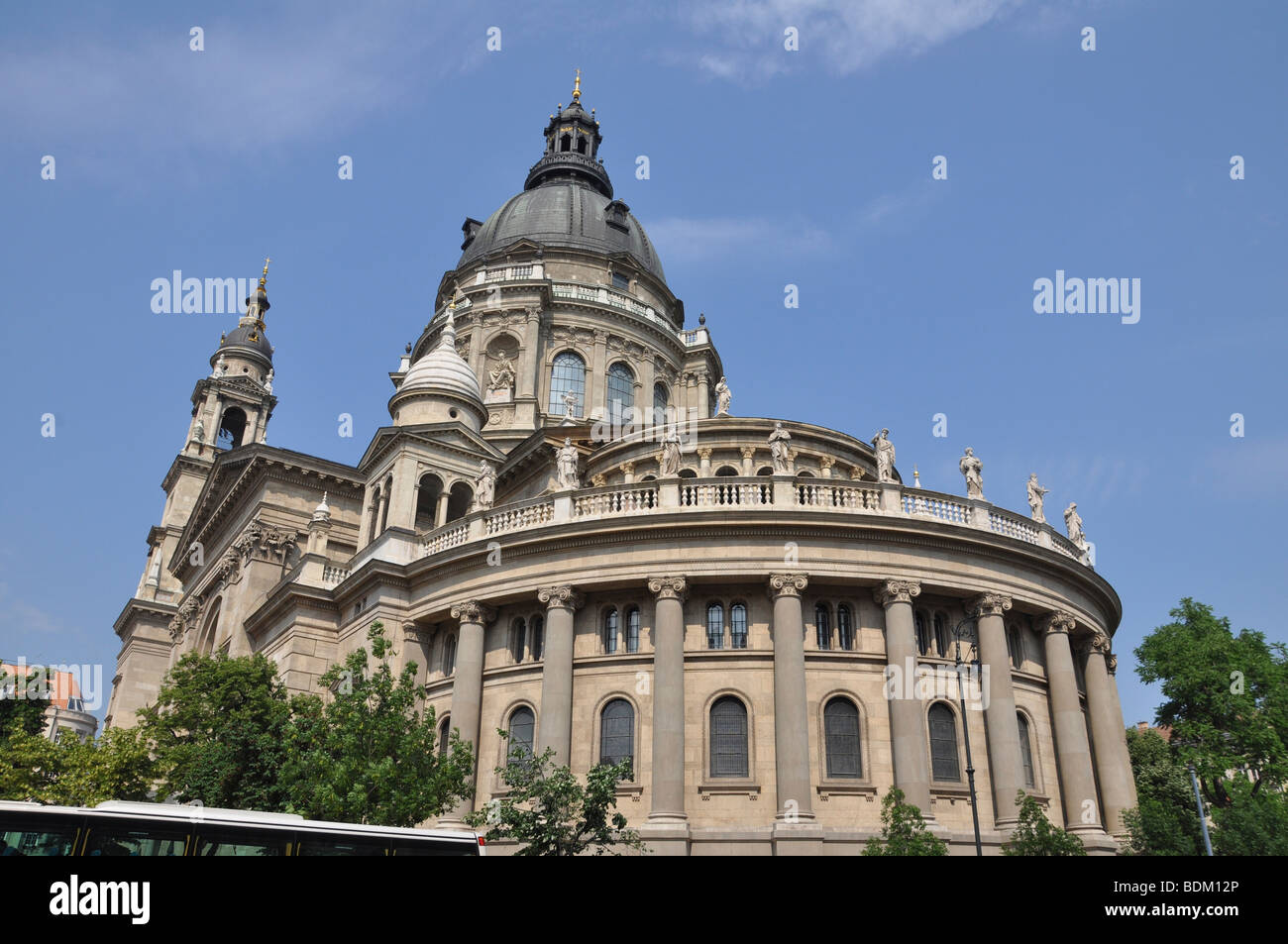 Exterior of st stephens basilica hi-res stock photography and images ...