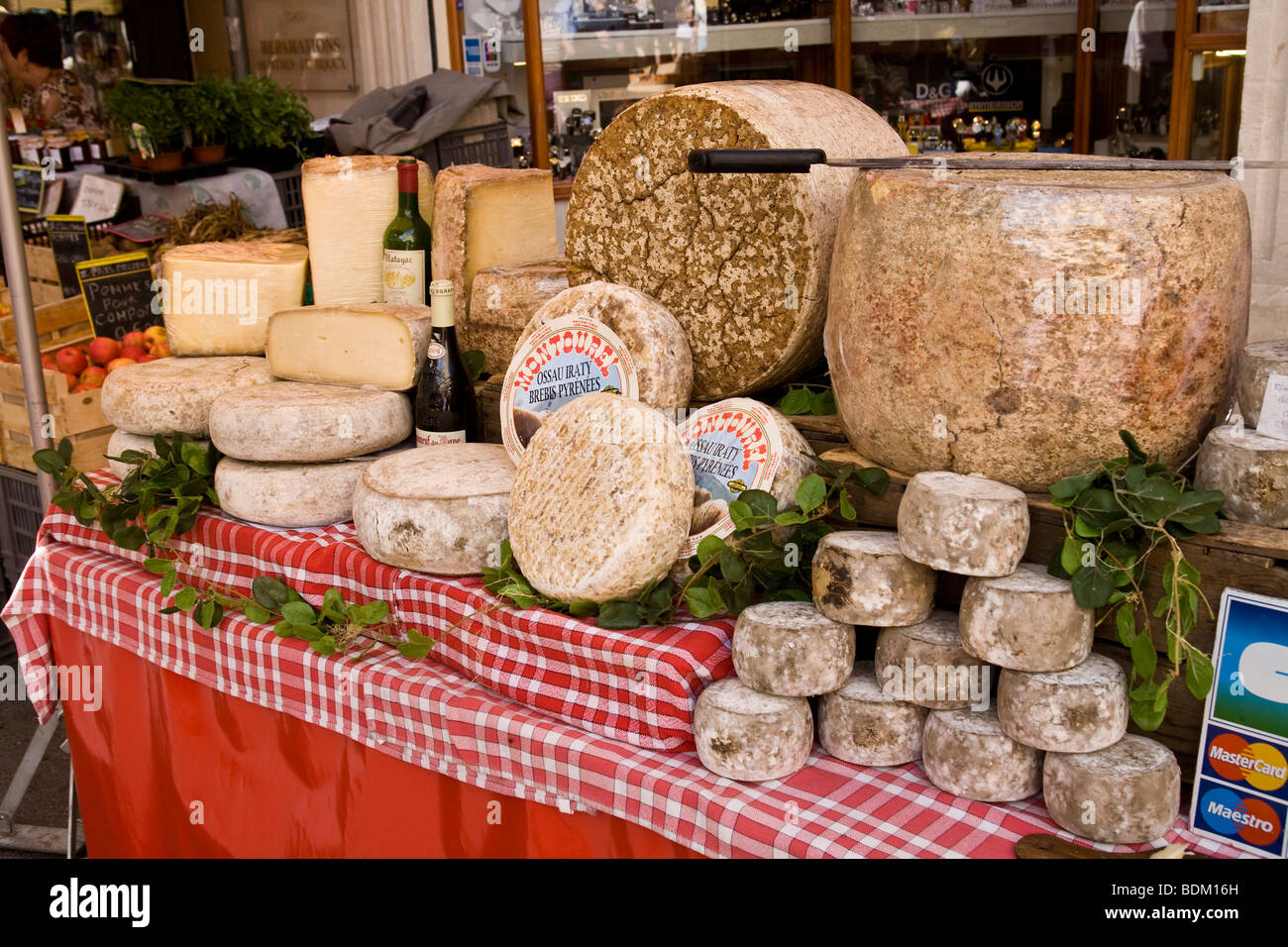 St remy provence france hi-res stock photography and images - Alamy