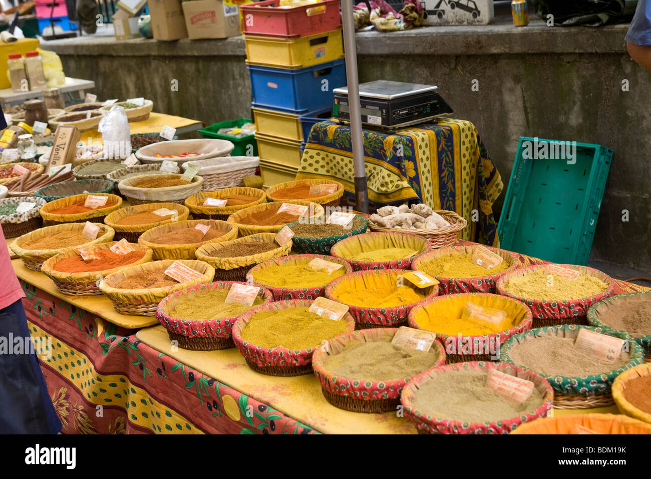 Curry powders hi-res stock photography and images - Alamy