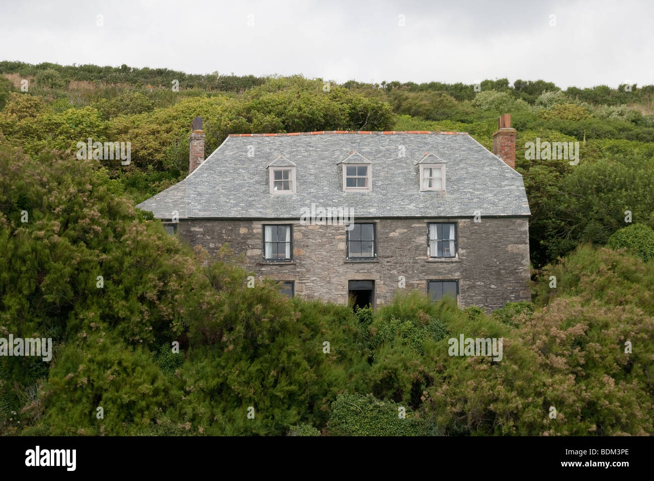 Natural stone cottage, Prussia Cove, Cornwall Stock Photo - Alamy