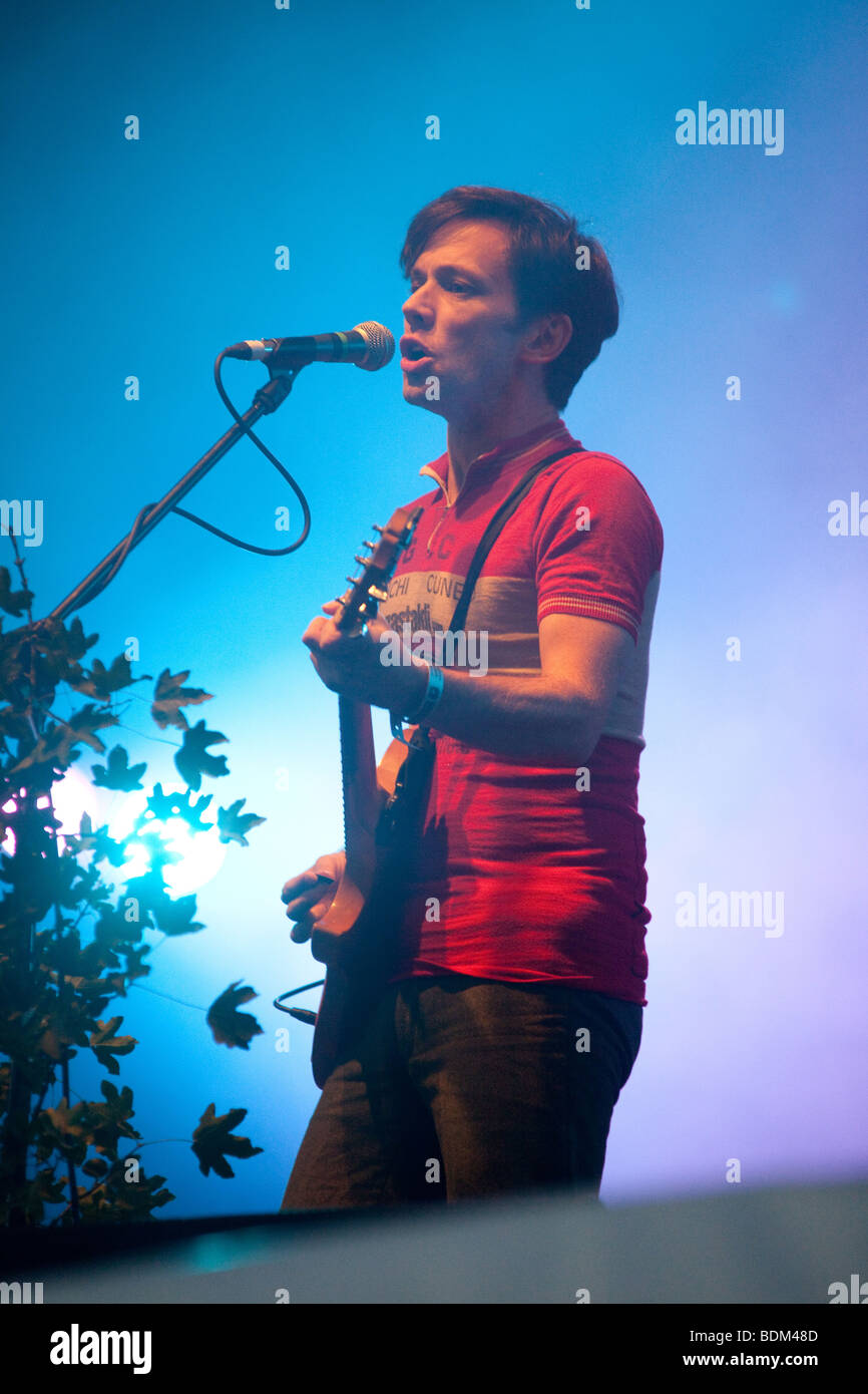 British sea power singer hi-res stock photography and images - Alamy