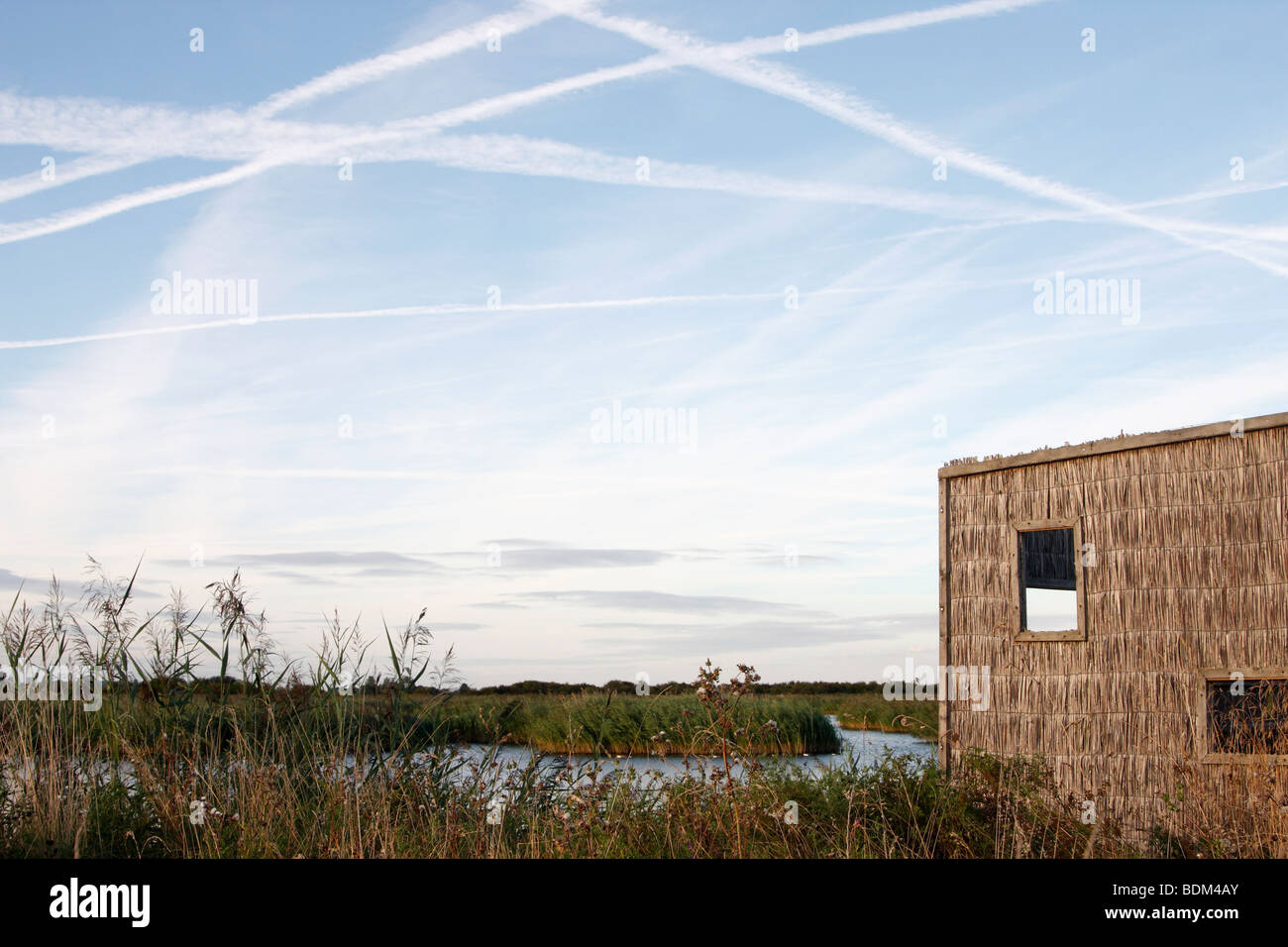 "Bird hide" in wetland, RSPB Otmoor Nature Reserve, Oxfordshire ...