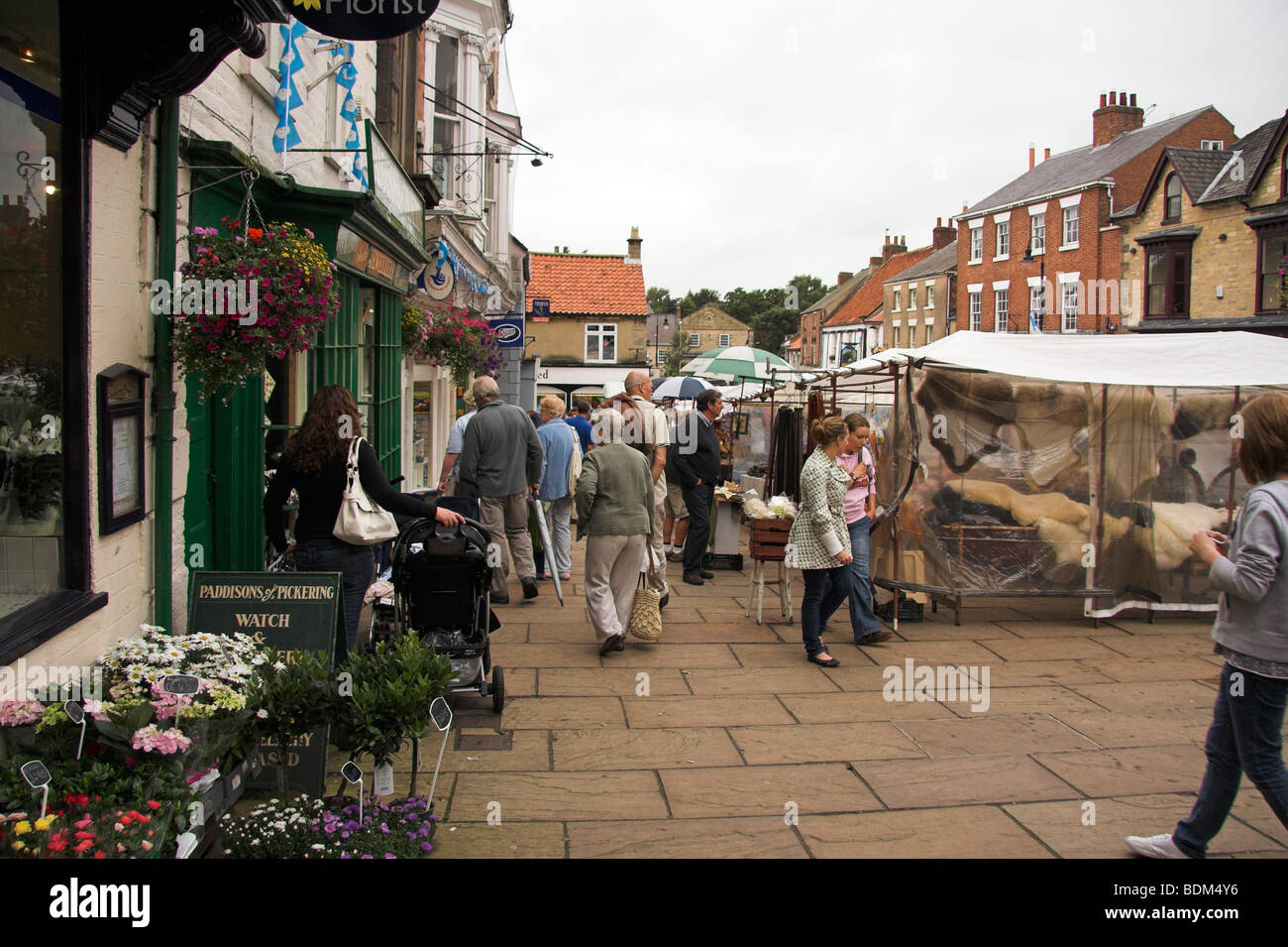 Market day, Pickering Market, Market Place, North Yorkshire, England ...
