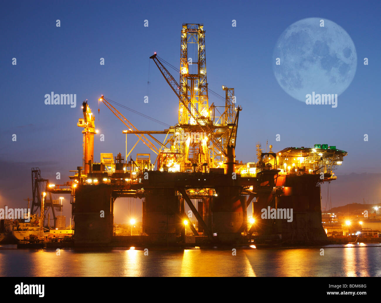 Oil rig night moon hi-res stock photography and images - Alamy