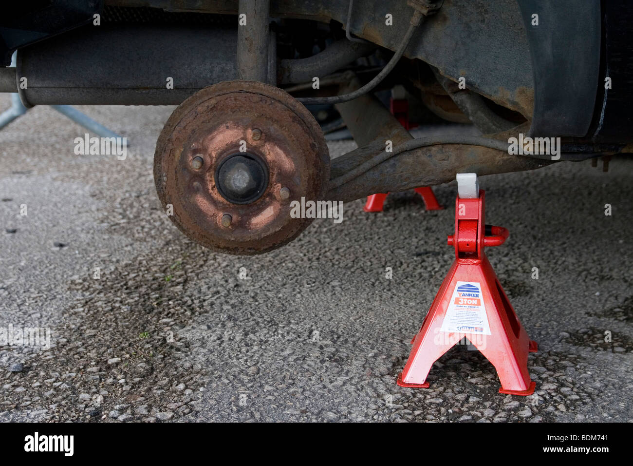 Damaged vehicle awaiting repair Stock Photo - Alamy