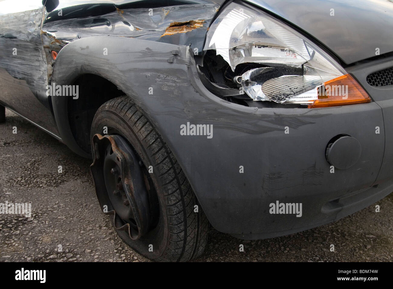 Damaged vehicle off hi-res stock photography and images - Alamy