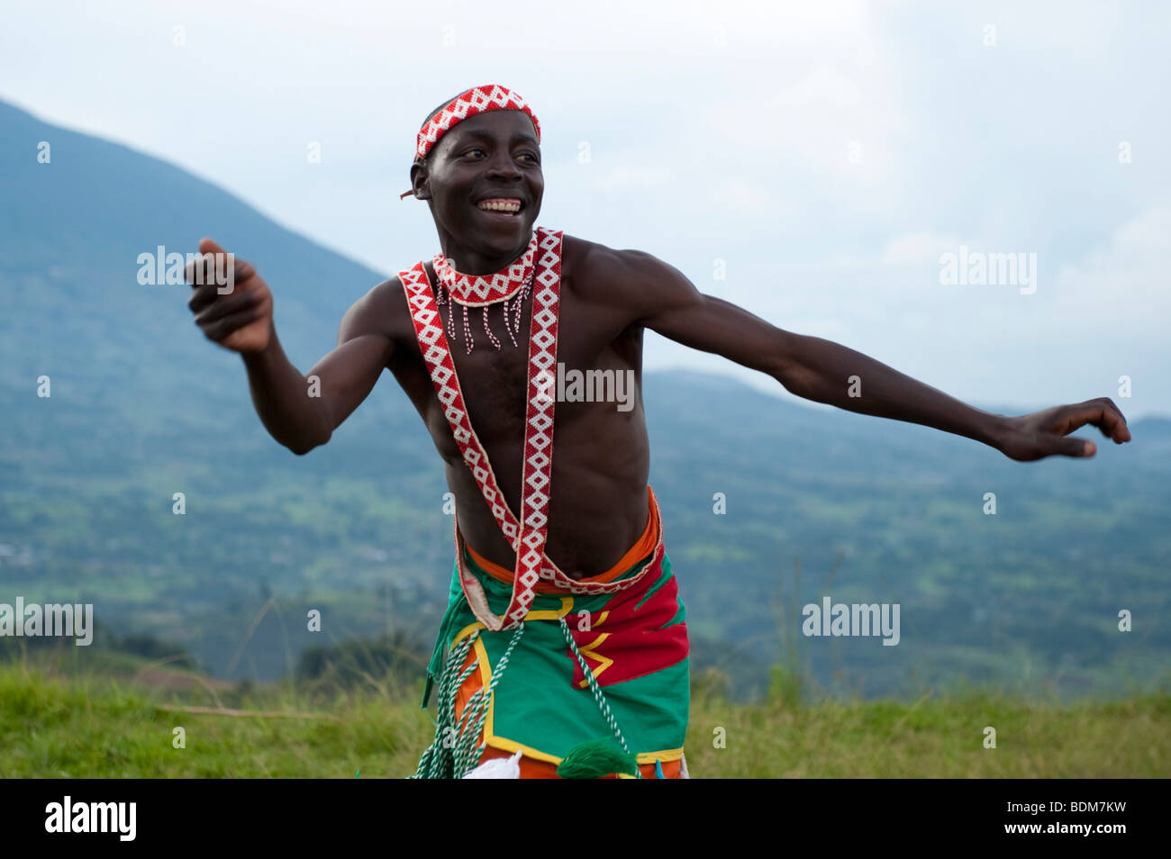 Rwandan dancer hi-res stock photography and images - Alamy