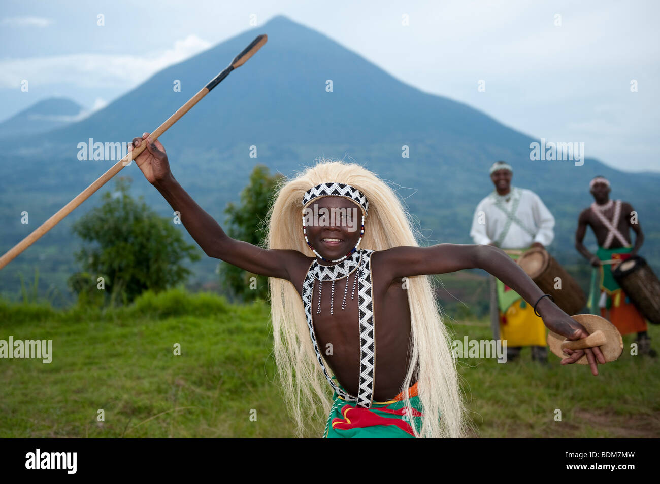 Rwandan tribe hi-res stock photography and images - Alamy