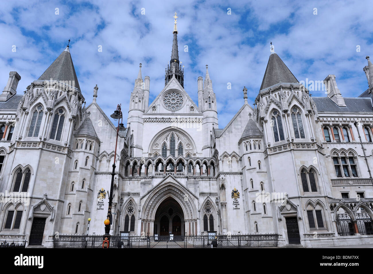Royal courts of justice Stock Photo - Alamy