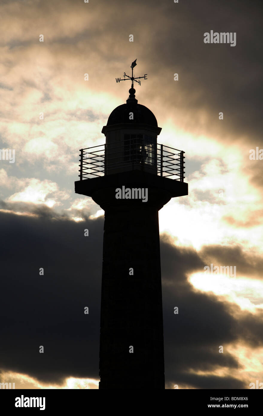 Whitby west pier beacon hi-res stock photography and images - Alamy