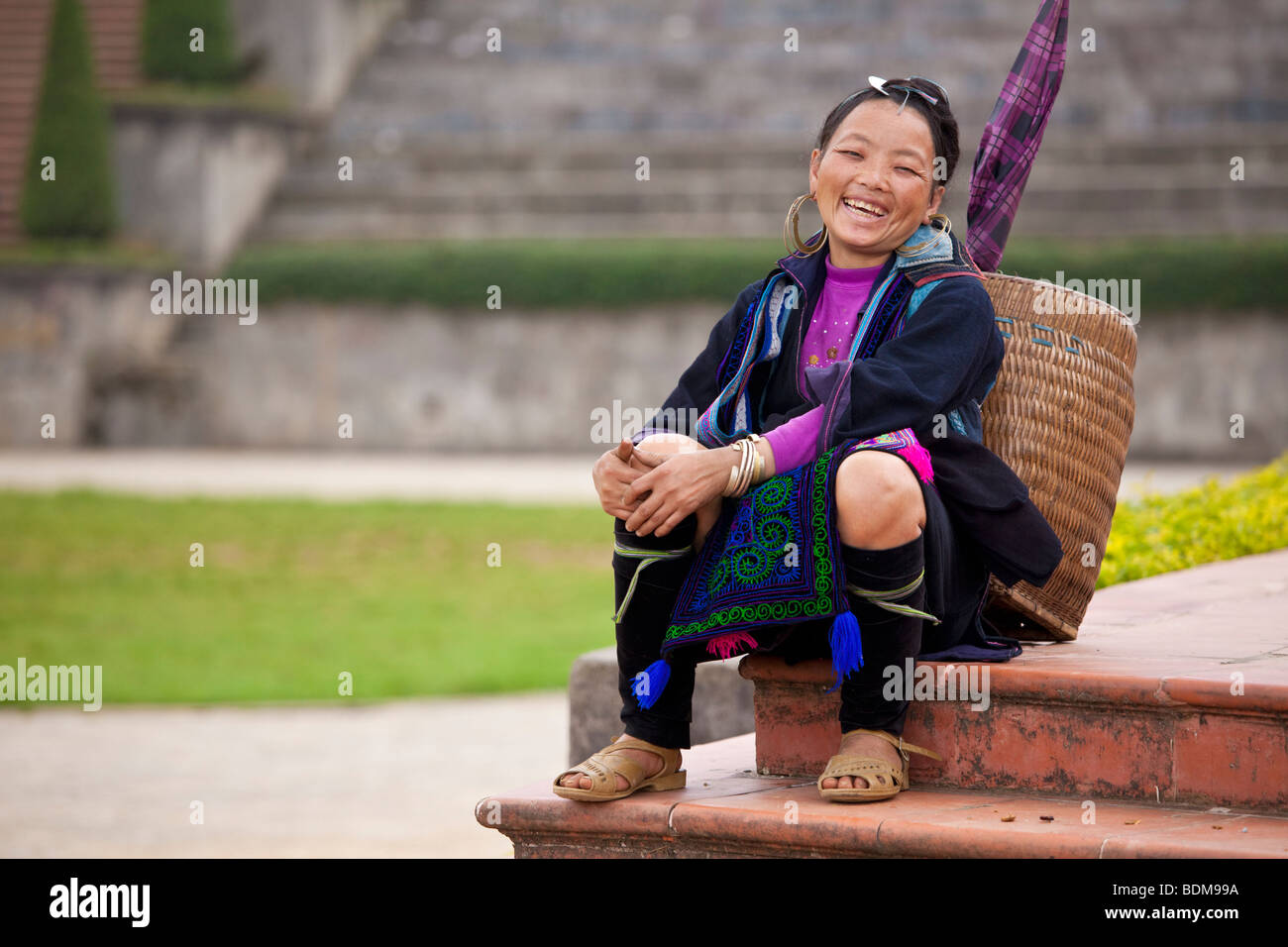 Hmong lady in Sapa, North Vietnam Stock Photo - Alamy