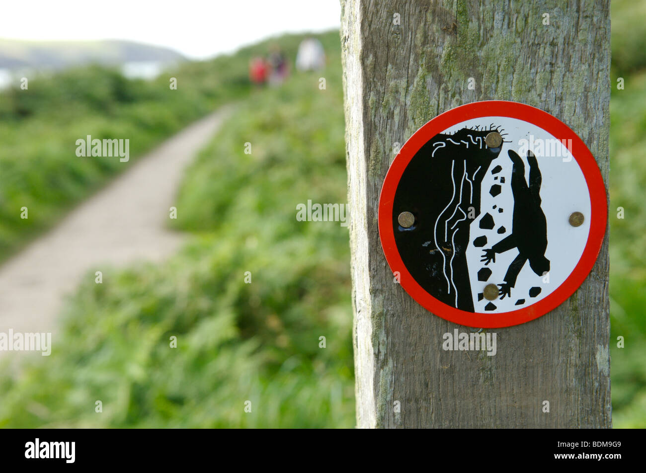 Falling rock warning sign on hi-res stock photography and images - Alamy