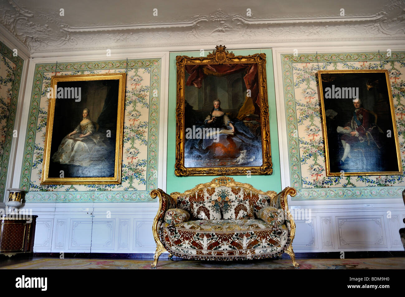 Versailles Palace - French Monument, Chateau de Versailles, Interior ...