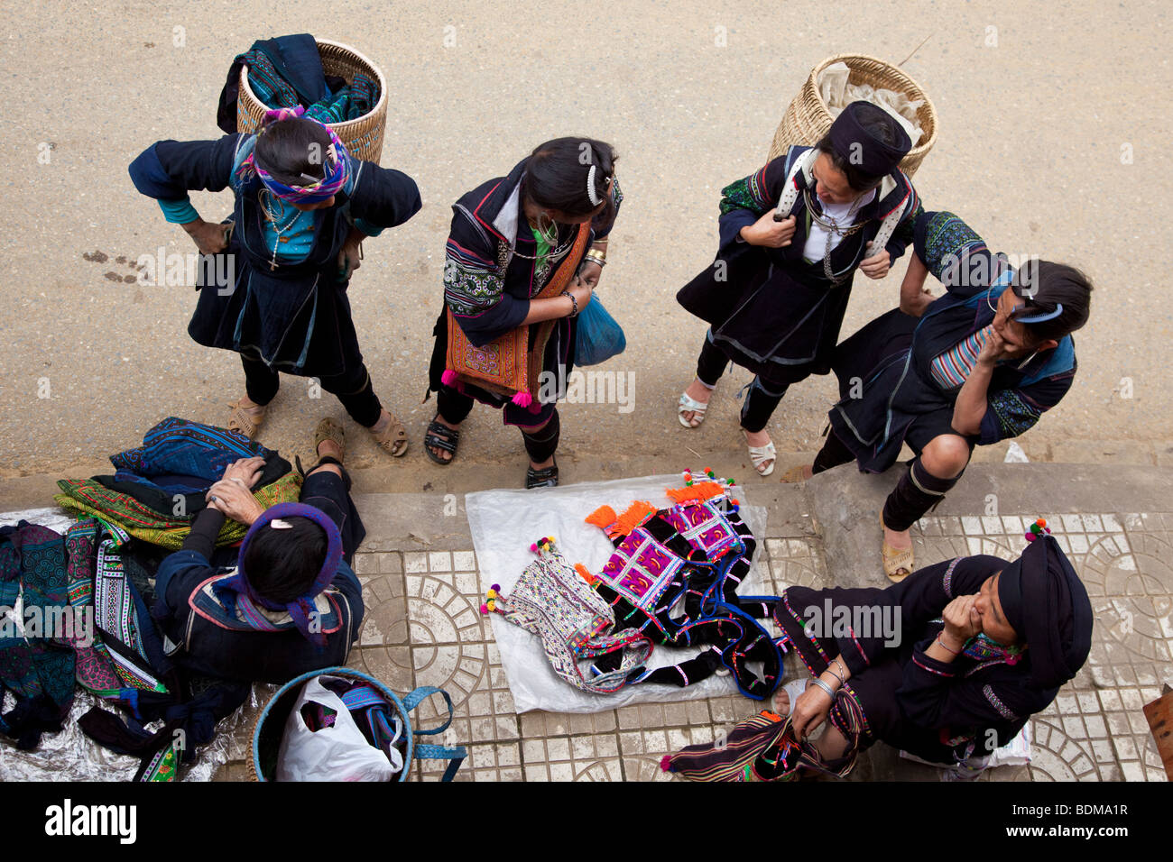 Hmong lady in Sapa, North Vietnam Stock Photo - Alamy