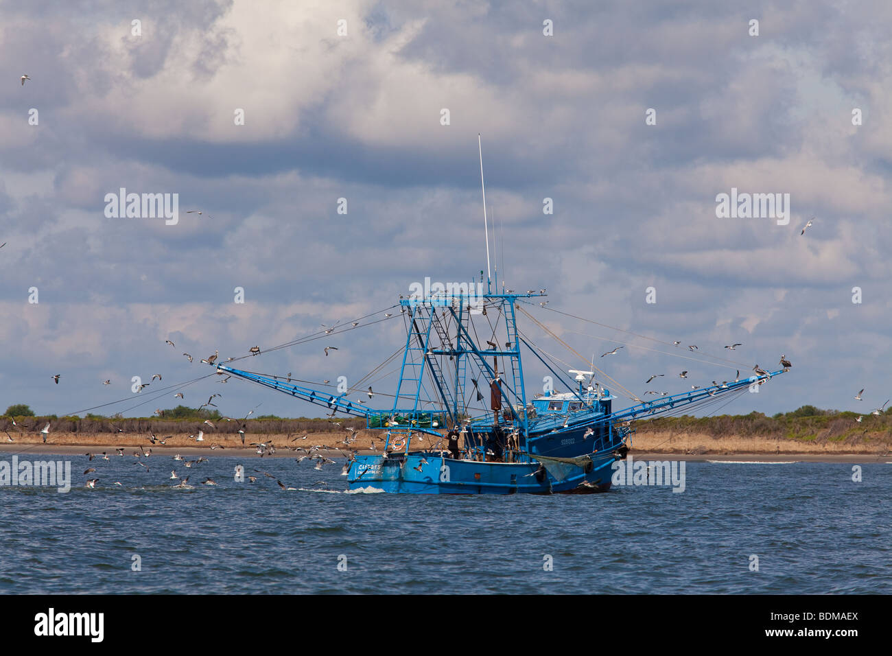Charleston commercial fishing boat hi-res stock photography and images ...