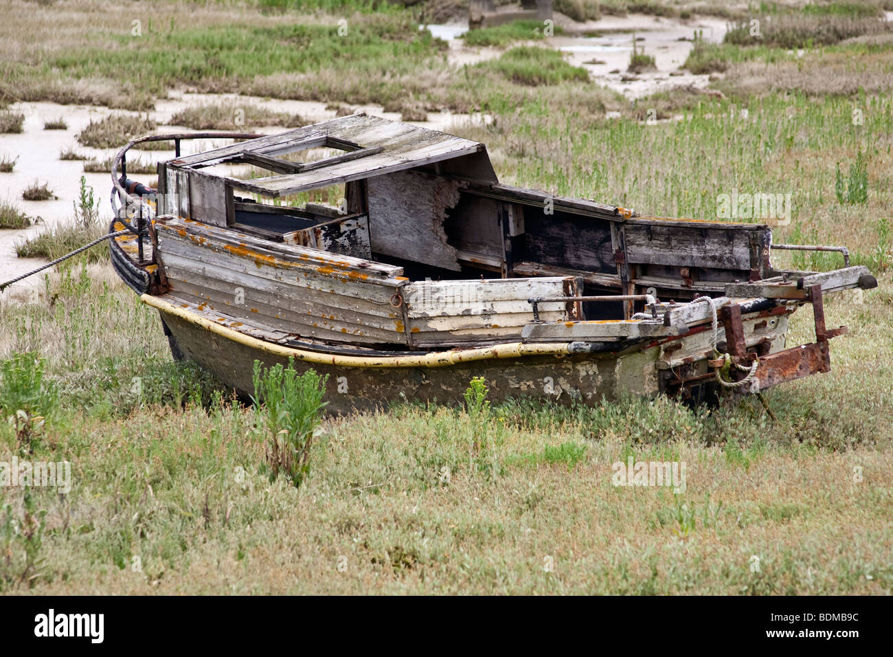 Abandoned boat wreck hi-res stock photography and images - Alamy