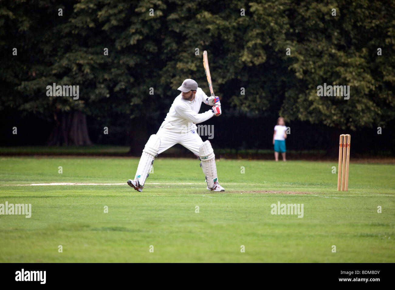 England team cricket bat hi-res stock photography and images - Alamy