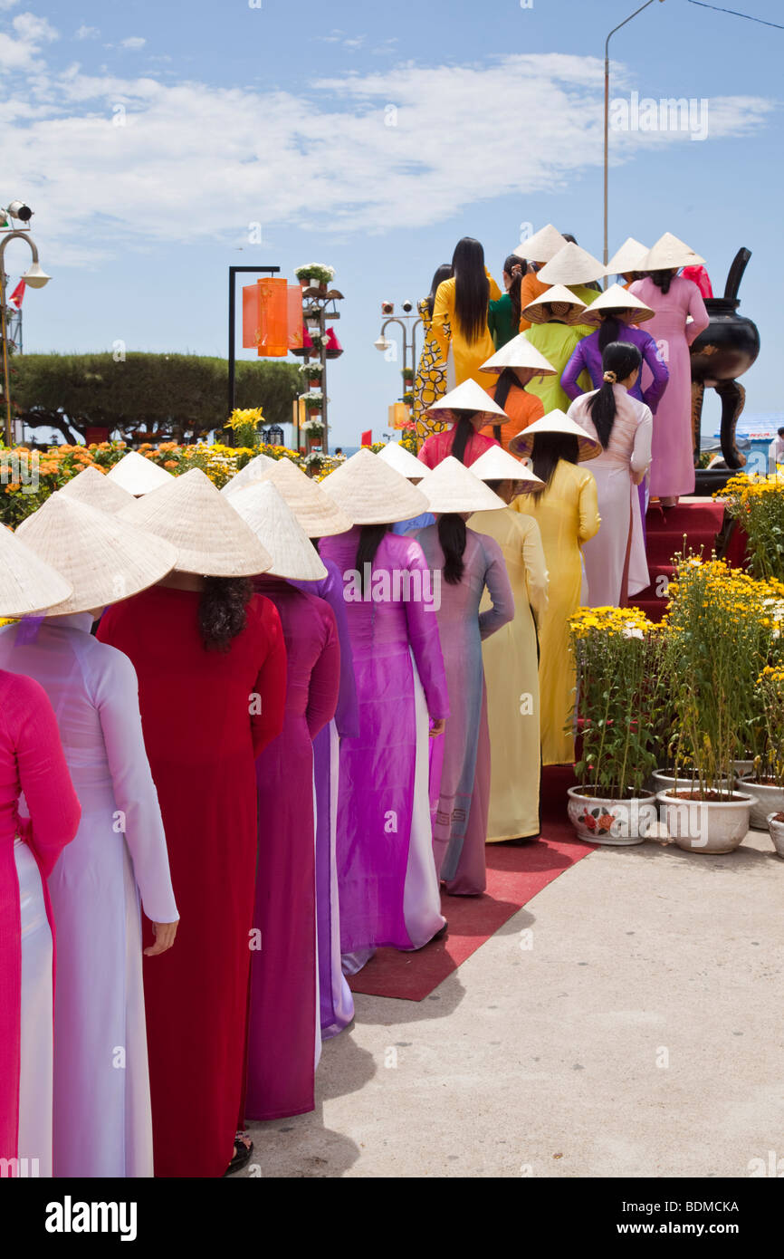 Beautiful Vietnamese woman parade in there traditional dress Stock ...