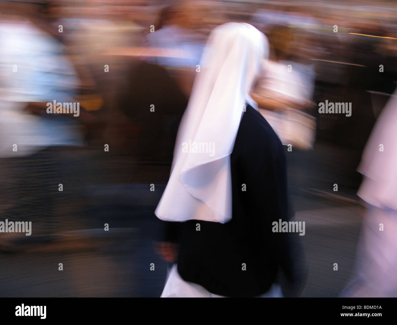 Catholic nun walking street rome hi-res stock photography and images ...