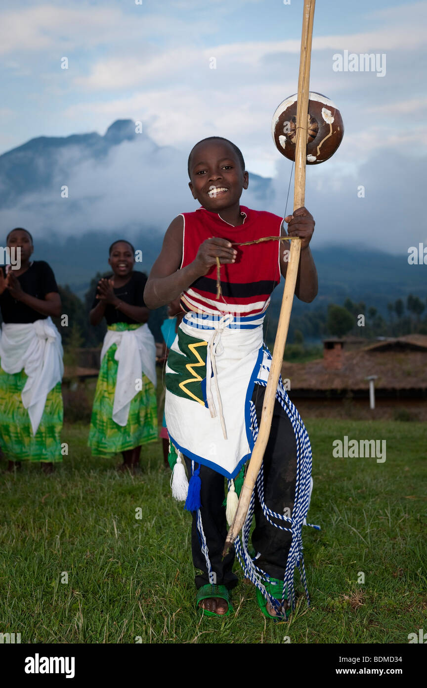 musician, Intore dancing, Rwanda Stock Photo - Alamy