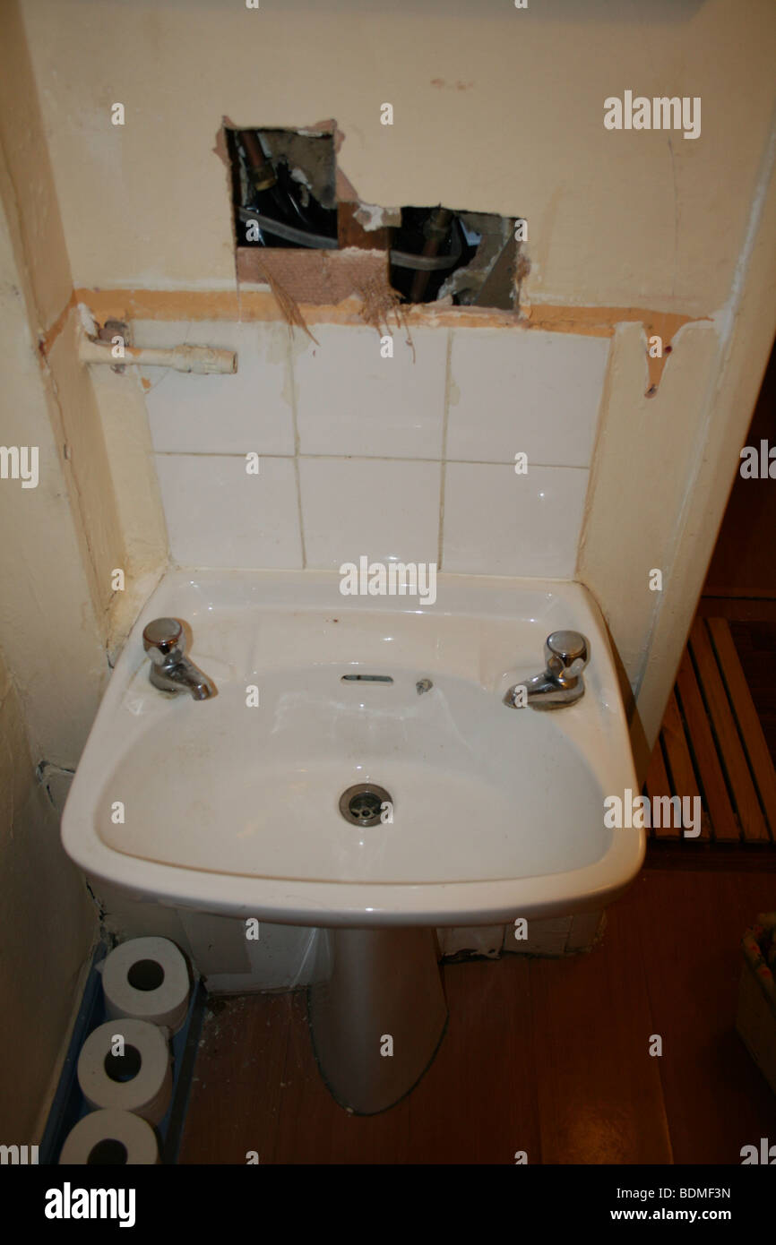 Bad workmanship hi-res stock photography and images - Alamy