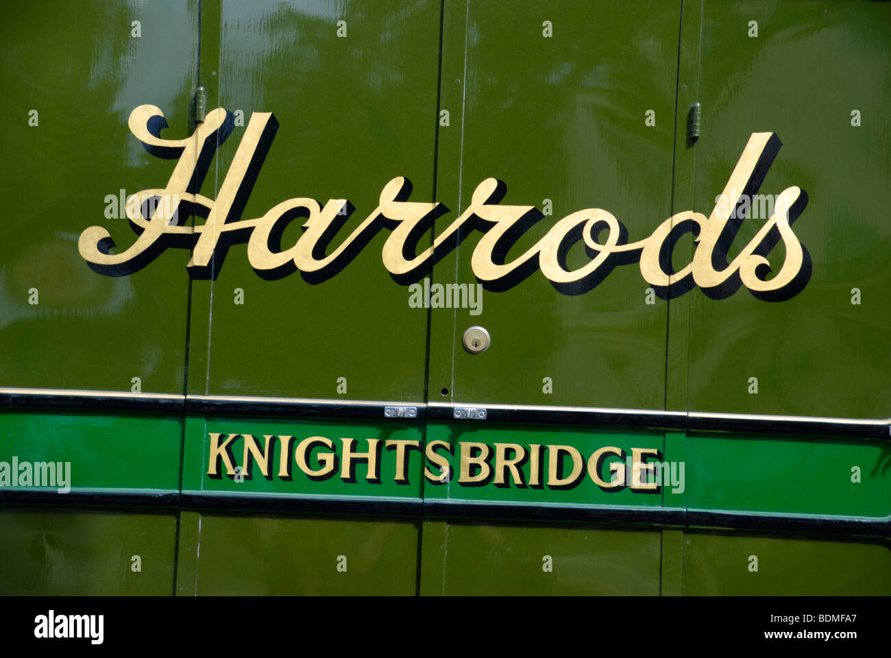 Harrods delivery van hi-res stock photography and images - Alamy